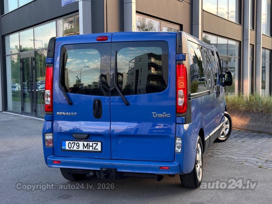 Zils Renault Trafic 2012 Tallina, ar dzinēja tilpumu 2.00 L un nobraukumu 340 tūkst. km par 8750 €, foto 10 vietnē AUTOMOTO.COM.LV