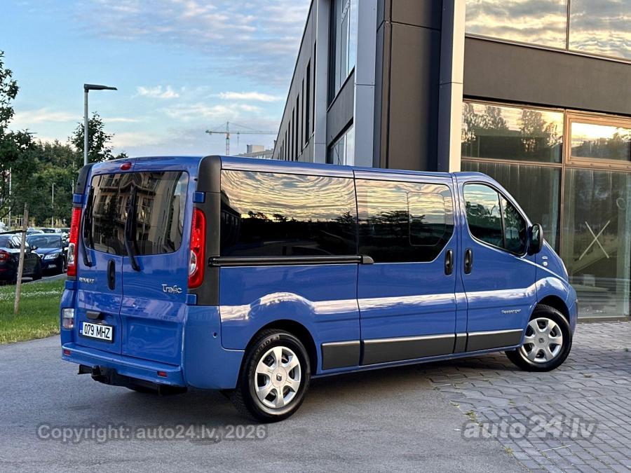 Zils Renault Trafic 2012 Tallina, ar dzinēja tilpumu 2.00 L un nobraukumu 340 tūkst. km par 8750 €, foto 11 vietnē AUTOMOTO.COM.LV