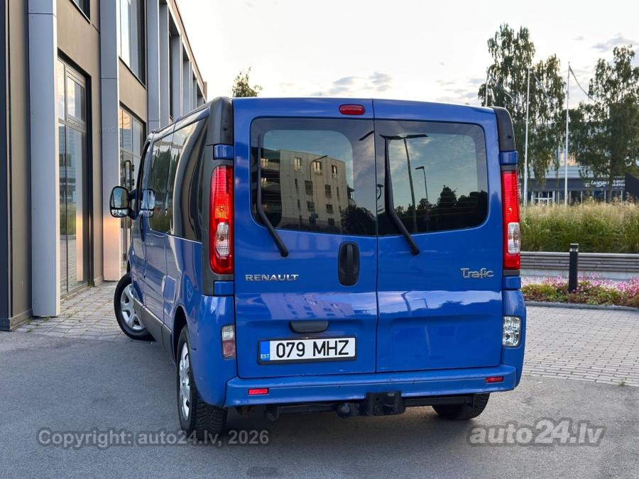 Zils Renault Trafic 2012 Tallina, ar dzinēja tilpumu 2.00 L un nobraukumu 340 tūkst. km par 8750 €, foto 13 vietnē AUTOMOTO.COM.LV