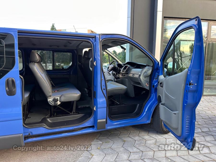 Zils Renault Trafic 2012 Tallina, ar dzinēja tilpumu 2.00 L un nobraukumu 340 tūkst. km par 8750 €, foto 18 vietnē AUTOMOTO.COM.LV