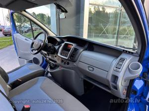 Zils Renault Trafic 2012 Tallina, ar dzinēja tilpumu 2.00 L un nobraukumu 340 tūkst. km par 8750 €, foto 20 vietnē AUTOMOTO.COM.LV