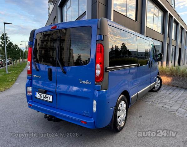 Zils Renault Trafic 2013 Tallina, ar dzinēja tilpumu 2.00 L un nobraukumu 136 tūkst. km par 14990 €, foto 10 vietnē AUTOMOTO.COM.LV