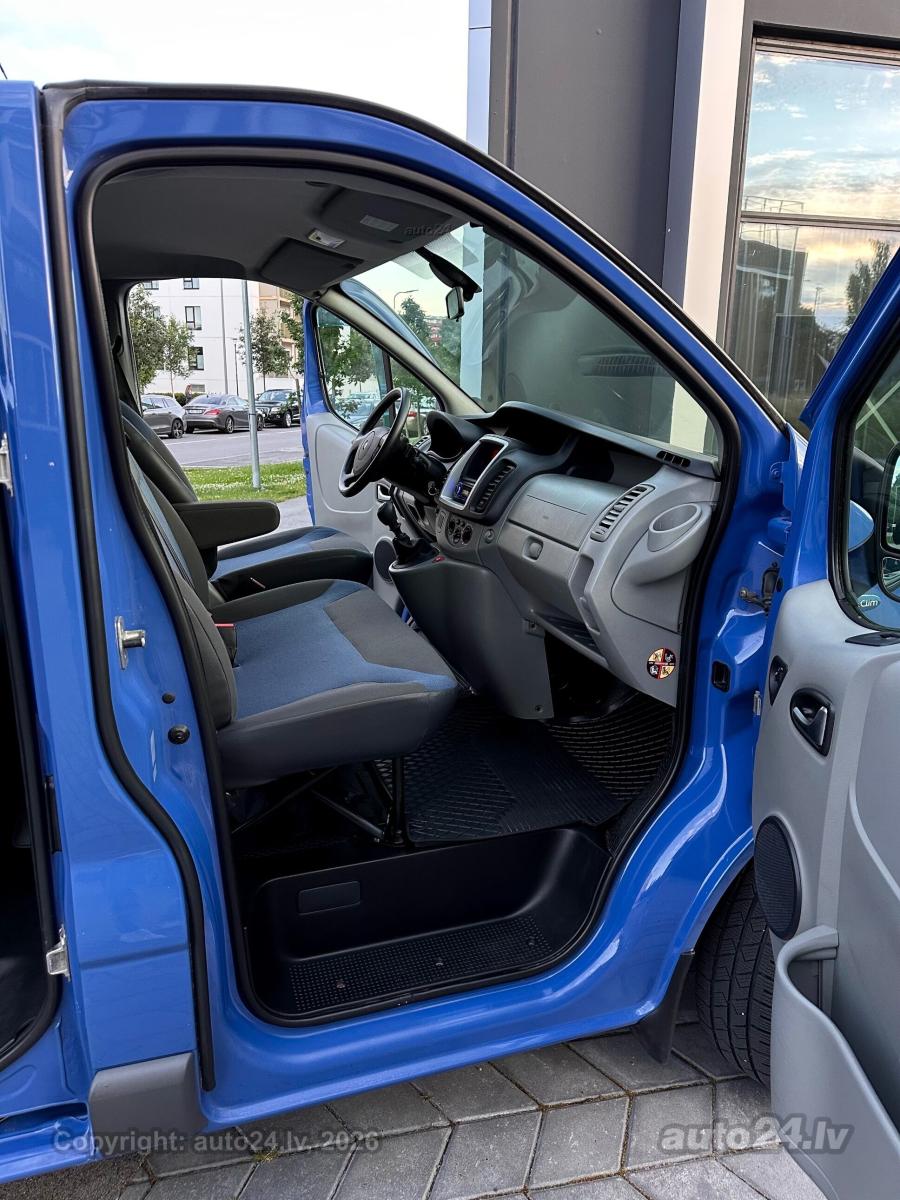 Blue Renault Trafic 2013 in Tallinn, with an engine capacity of 2.00 L and mileage of 136 thousand km for 14990 €, photo 16 on AUTOMOTO.COM.LV