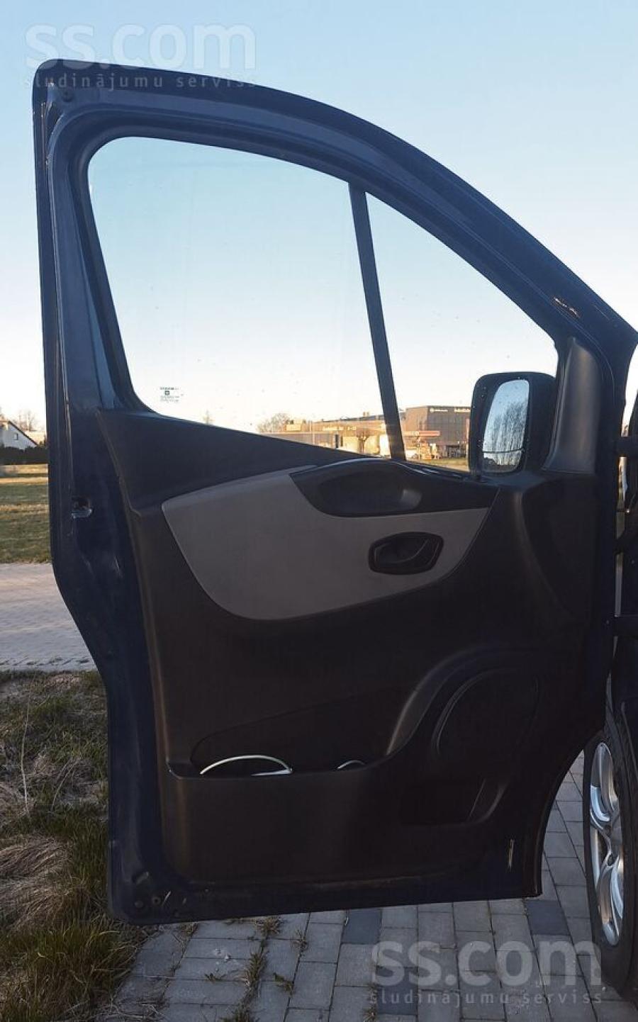 Zils Renault Trafic 2014 Rīga, ar dzinēja tilpumu 1.60 L un nobraukumu 284 tūkst. km par 4500 €, foto 14 vietnē AUTOMOTO.COM.LV