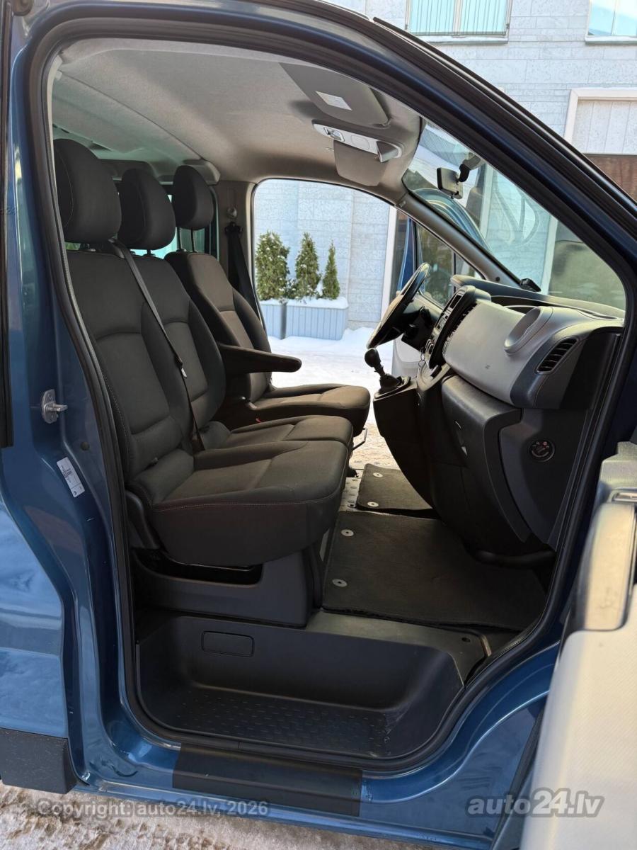 Zils Renault Trafic 2016 Tallina, ar dzinēja tilpumu 1.60 L un nobraukumu 198 tūkst. km par 13799 €, foto 26 vietnē AUTOMOTO.COM.LV