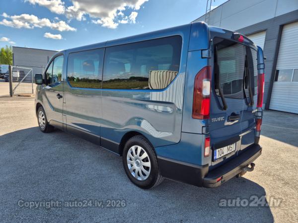 Blue Renault Trafic 2019 in Tartu, with an engine capacity of 1.60 L and mileage of 214 thousand km for 15790 €, photo 2 on AUTOMOTO.COM.LV