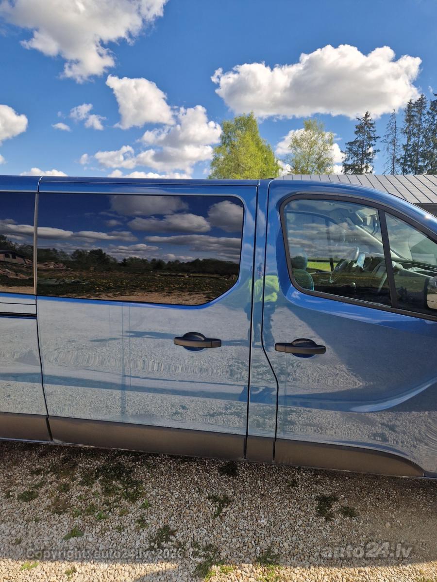 Blue Renault Trafic 2019 in Tartu, with an engine capacity of 1.60 L and mileage of 180 thousand km for 22000 €, photo 3 on AUTOMOTO.COM.LV