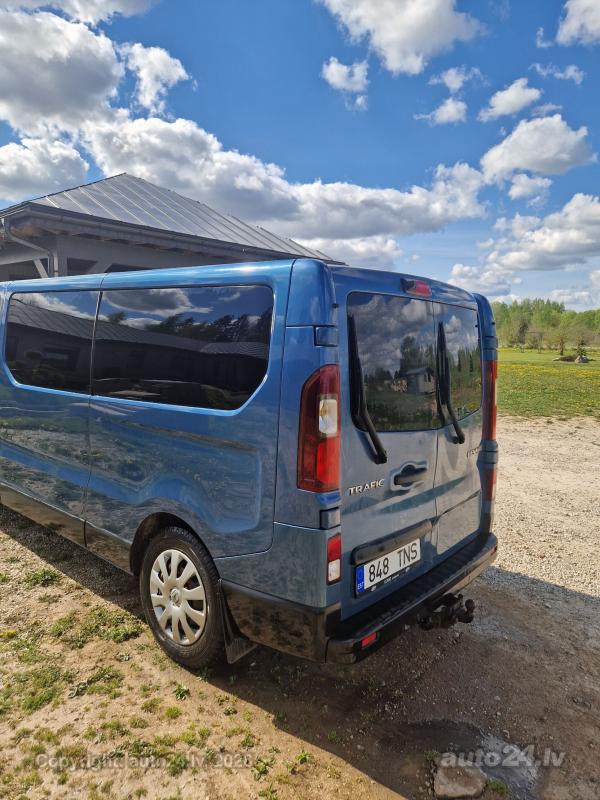Zils Renault Trafic 2019 Tartu, ar dzinēja tilpumu 1.60 L un nobraukumu 180 tūkst. km par 22000 €, foto 5 vietnē AUTOMOTO.COM.LV
