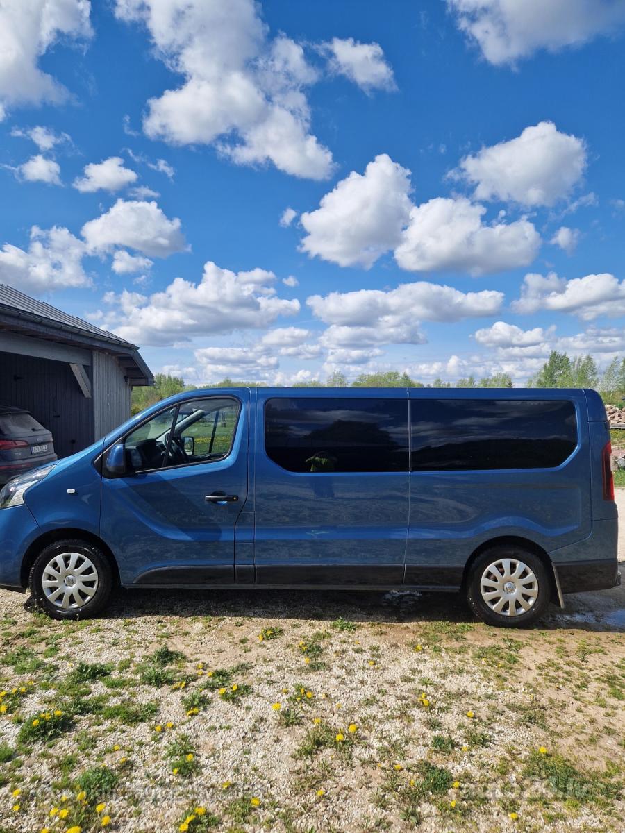 Blue Renault Trafic 2019 in Tartu, with an engine capacity of 1.60 L and mileage of 180 thousand km for 22000 €, photo 7 on AUTOMOTO.COM.LV