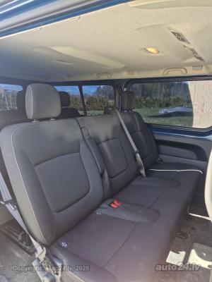 Blue Renault Trafic 2019 in Tartu, with an engine capacity of 1.60 L and mileage of 180 thousand km for 22000 €, photo 13 on AUTOMOTO.COM.LV