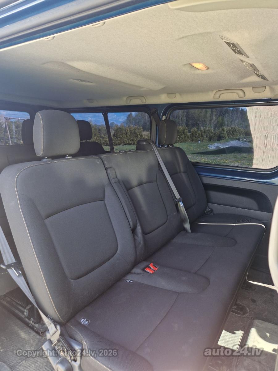 Blue Renault Trafic 2019 in Tartu, with an engine capacity of 1.60 L and mileage of 180 thousand km for 22000 €, photo 13 on AUTOMOTO.COM.LV