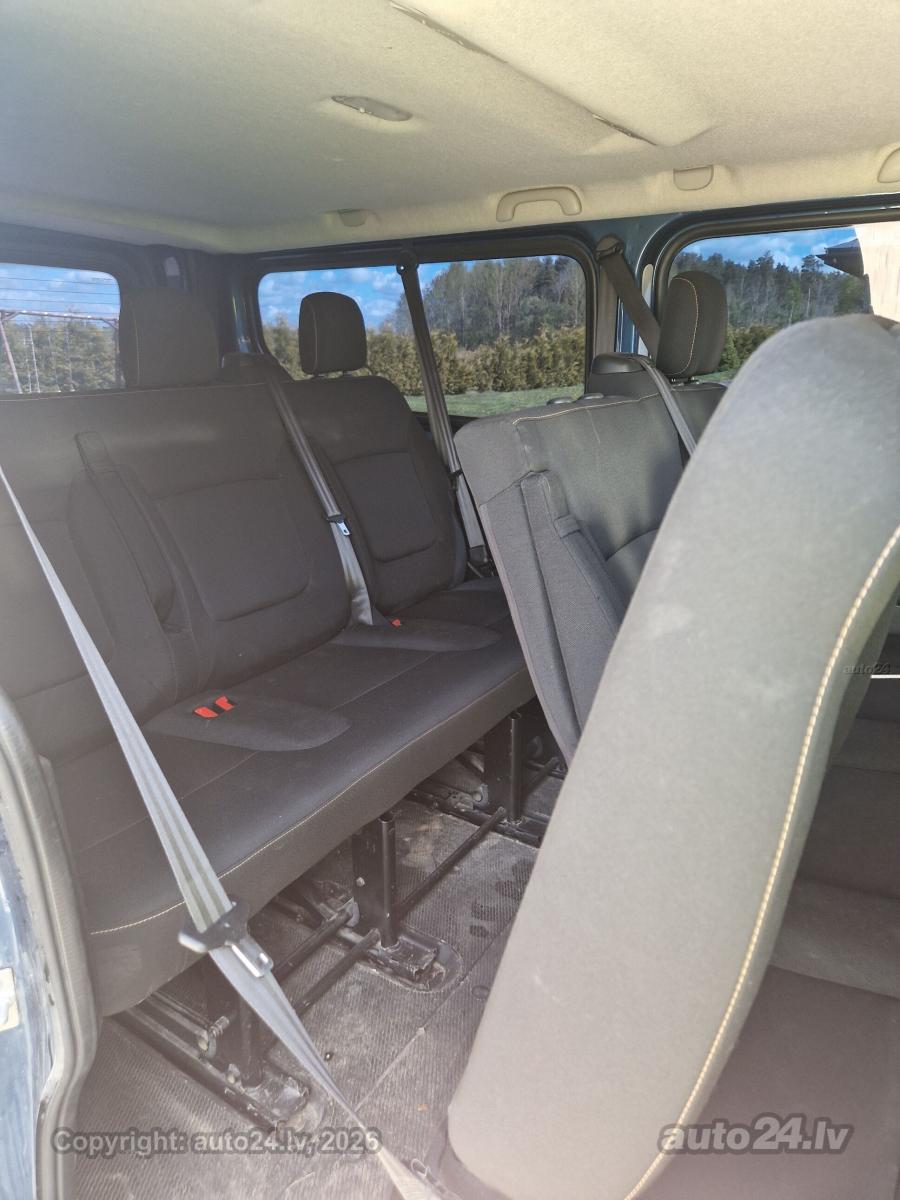Blue Renault Trafic 2019 in Tartu, with an engine capacity of 1.60 L and mileage of 180 thousand km for 22000 €, photo 14 on AUTOMOTO.COM.LV