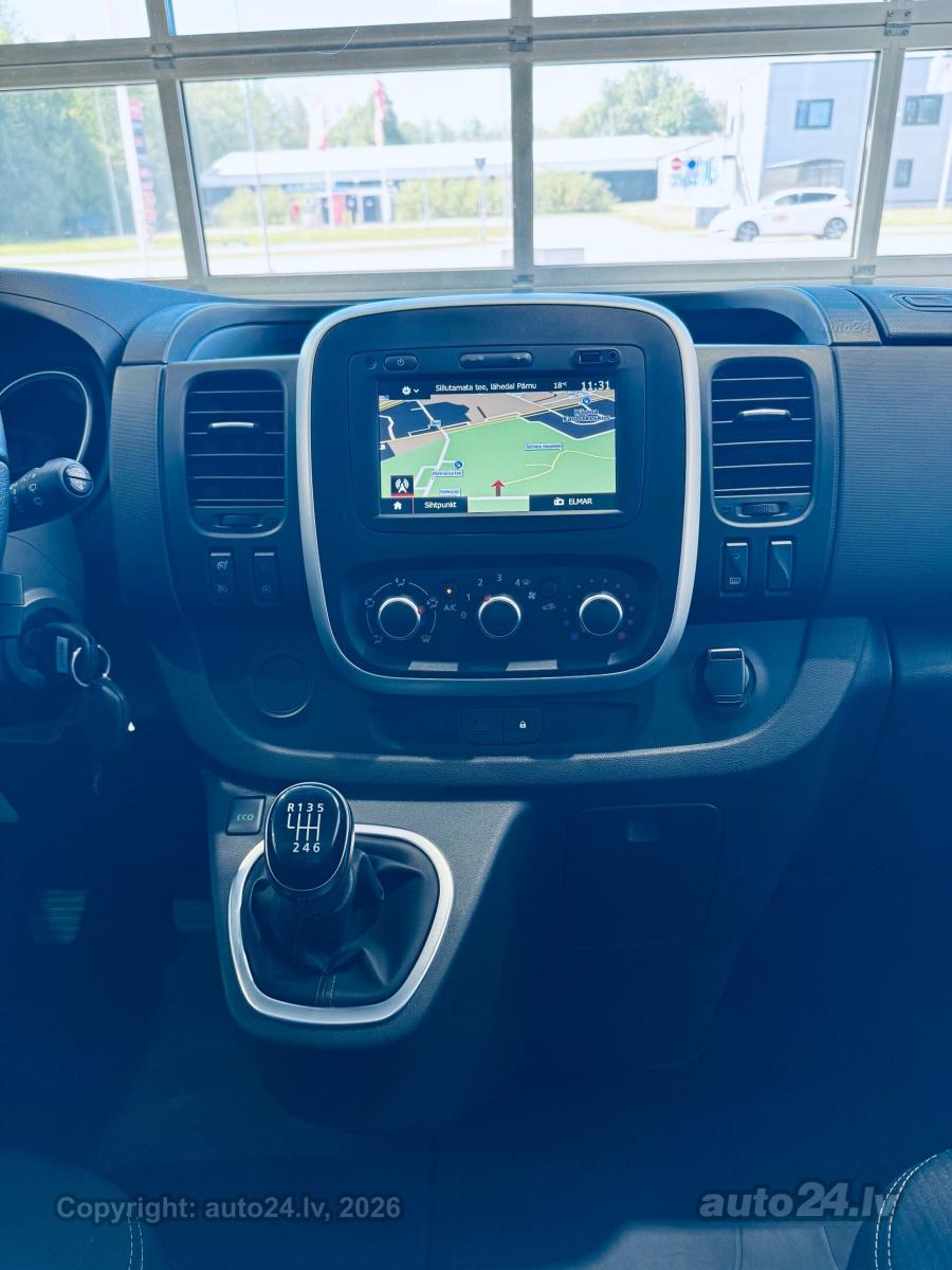 Blue Renault Trafic 2021 in Parnu, with an engine capacity of 2.00 L and mileage of 54 thousand km for 28400 €, photo 6 on AUTOMOTO.COM.LV