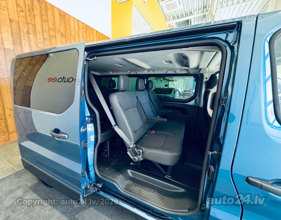 Blue Renault Trafic 2021 in Parnu, with an engine capacity of 2.00 L and mileage of 54 thousand km for 28400 €, photo 16 on AUTOMOTO.COM.LV