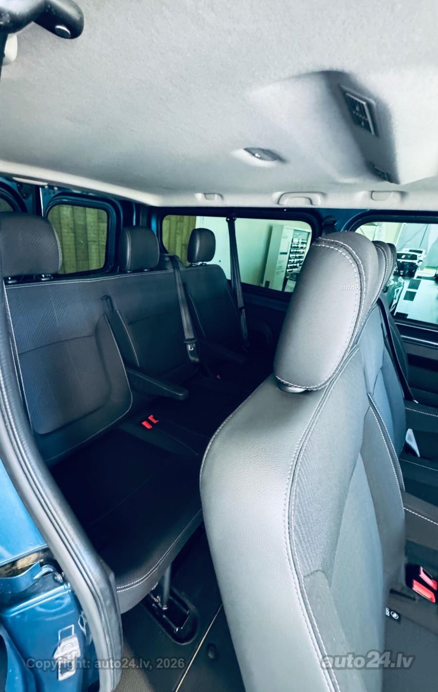 Blue Renault Trafic 2021 in Parnu, with an engine capacity of 2.00 L and mileage of 54 thousand km for 28400 €, photo 18 on AUTOMOTO.COM.LV