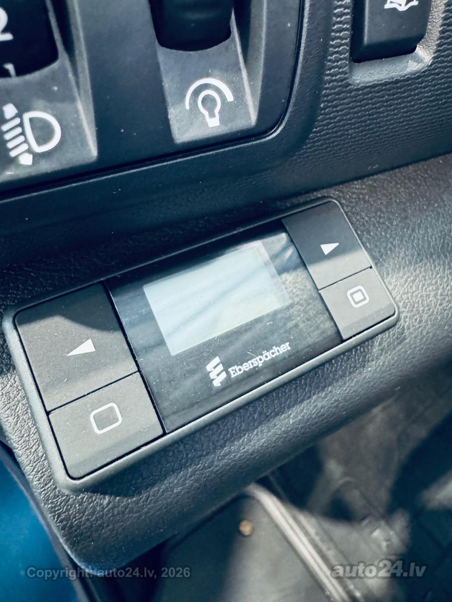 Blue Renault Trafic 2021 in Parnu, with an engine capacity of 2.00 L and mileage of 54 thousand km for 28400 €, photo 21 on AUTOMOTO.COM.LV