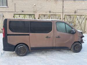 Brown Renault Trafic 2015 in Panevezys, with an engine capacity of 1.60 L and mileage of 311 thousand km for 4350 €, photo 4 on AUTOMOTO.COM.LV