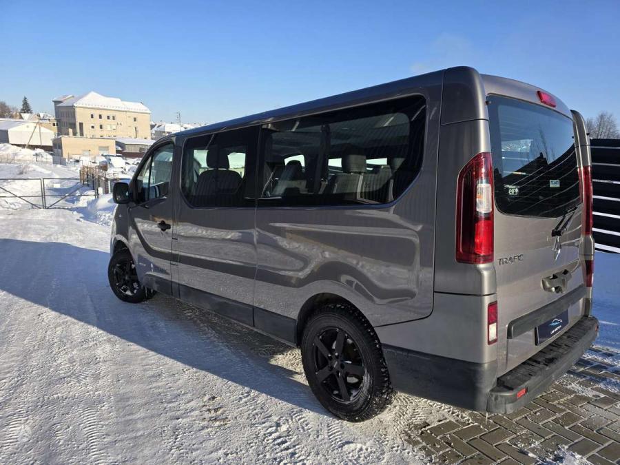 Brūns Renault Trafic 2015 Telšiai, ar dzinēja tilpumu 1.60 L un nobraukumu 149 tūkst. km par 14200 €, foto 10 vietnē AUTOMOTO.COM.LV