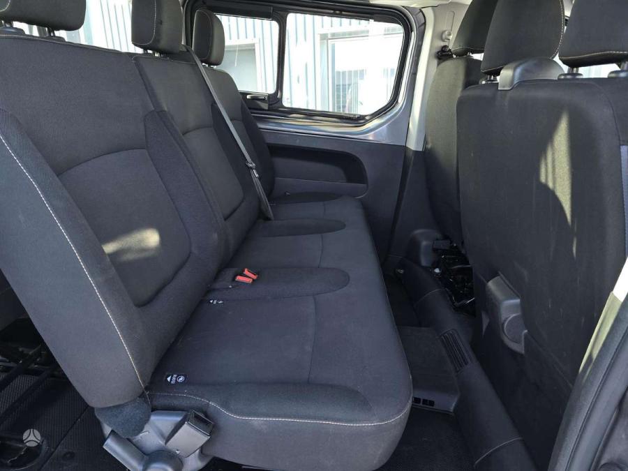 Brūns Renault Trafic 2015 Telšiai, ar dzinēja tilpumu 1.60 L un nobraukumu 149 tūkst. km par 14200 €, foto 22 vietnē AUTOMOTO.COM.LV
