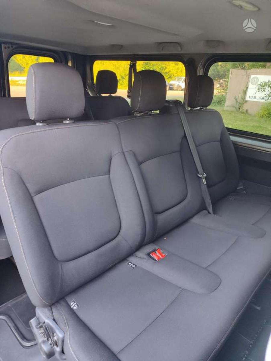 Brown Renault Trafic 2017 in Vilnius, with an engine capacity of 1.60 L and mileage of 263 thousand km for 11300 €, photo 13 on AUTOMOTO.COM.LV