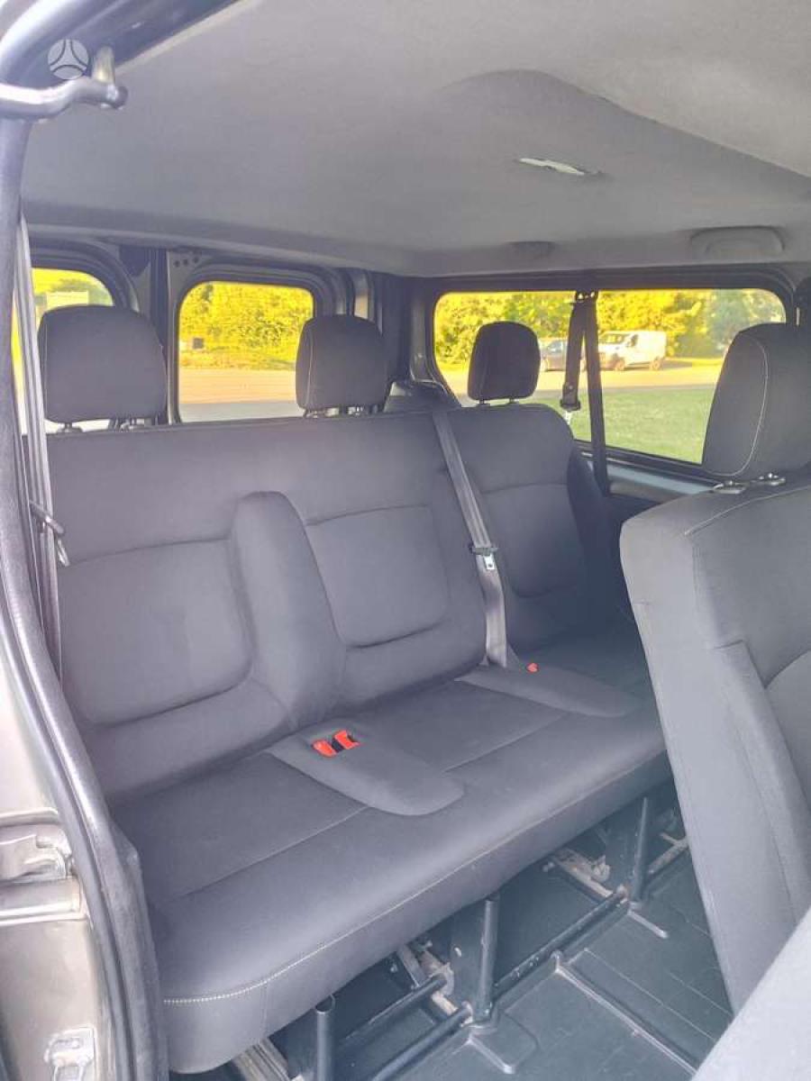Brown Renault Trafic 2017 in Vilnius, with an engine capacity of 1.60 L and mileage of 263 thousand km for 11300 €, photo 14 on AUTOMOTO.COM.LV