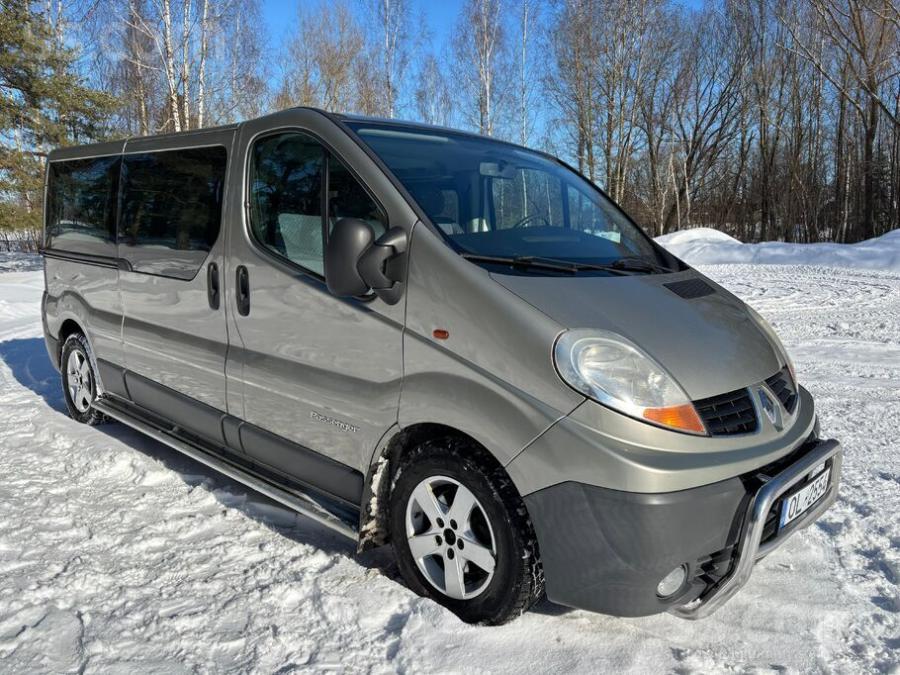Brūns Renault Trafic 2007 Rīga, ar dzinēja tilpumu 2.50 L un nobraukumu 327 tūkst. km par 6250 €, foto 1 vietnē AUTOMOTO.COM.LV