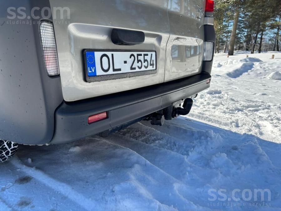 Brūns Renault Trafic 2007 Rīga, ar dzinēja tilpumu 2.50 L un nobraukumu 327 tūkst. km par 6250 €, foto 10 vietnē AUTOMOTO.COM.LV