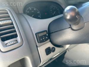 Brūns Renault Trafic 2007 Rīga, ar dzinēja tilpumu 2.50 L un nobraukumu 327 tūkst. km par 6250 €, foto 14 vietnē AUTOMOTO.COM.LV