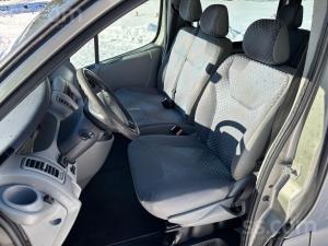 Brūns Renault Trafic 2007 Rīga, ar dzinēja tilpumu 2.50 L un nobraukumu 327 tūkst. km par 6250 €, foto 18 vietnē AUTOMOTO.COM.LV