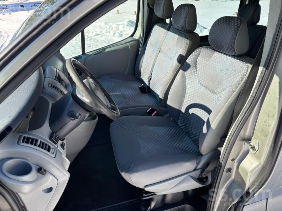 Brūns Renault Trafic 2007 Rīga, ar dzinēja tilpumu 2.50 L un nobraukumu 327 tūkst. km par 6250 €, foto 18 vietnē AUTOMOTO.COM.LV