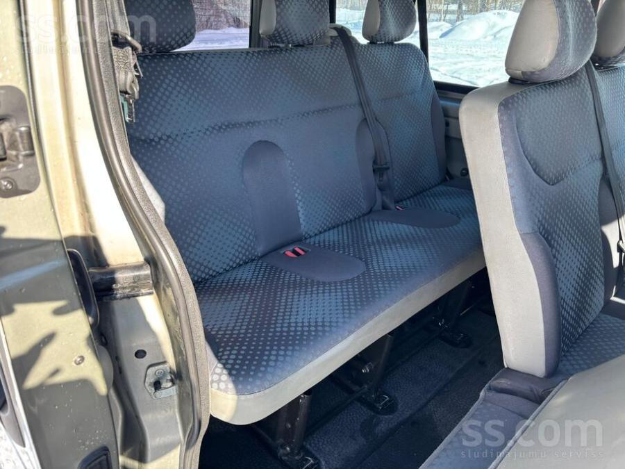 Brūns Renault Trafic 2007 Rīga, ar dzinēja tilpumu 2.50 L un nobraukumu 327 tūkst. km par 6250 €, foto 21 vietnē AUTOMOTO.COM.LV