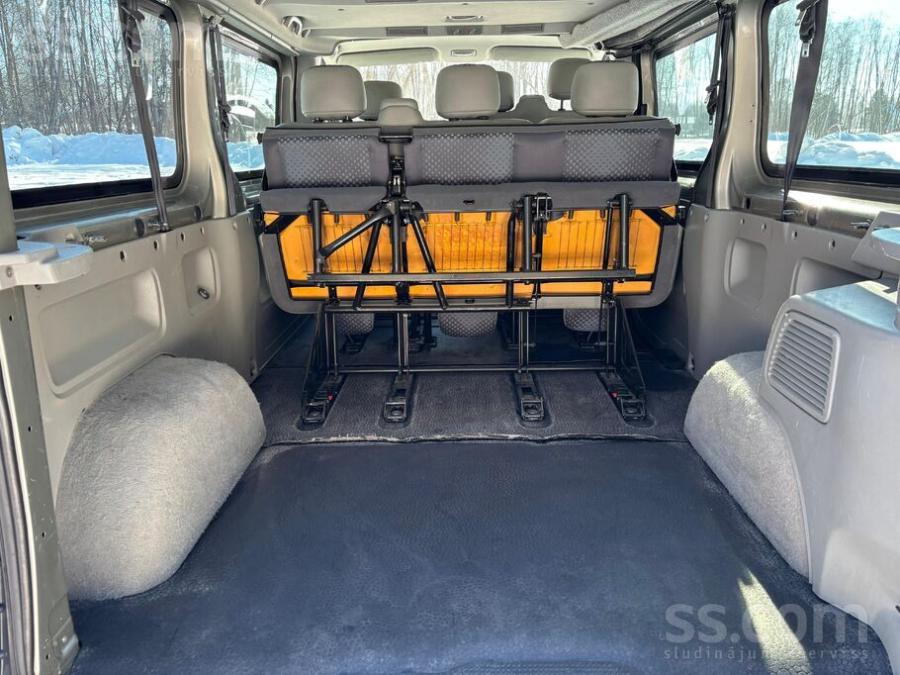 Brūns Renault Trafic 2007 Rīga, ar dzinēja tilpumu 2.50 L un nobraukumu 327 tūkst. km par 6250 €, foto 22 vietnē AUTOMOTO.COM.LV