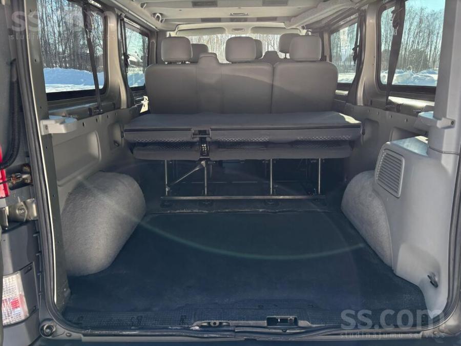 Brūns Renault Trafic 2007 Rīga, ar dzinēja tilpumu 2.50 L un nobraukumu 327 tūkst. km par 6250 €, foto 23 vietnē AUTOMOTO.COM.LV