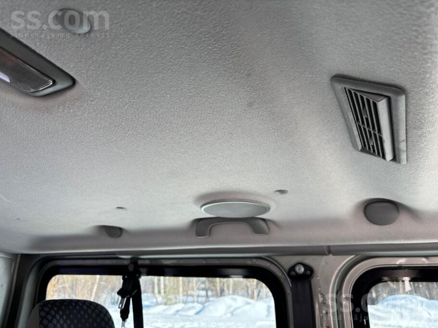 Brūns Renault Trafic 2007 Rīga, ar dzinēja tilpumu 2.50 L un nobraukumu 327 tūkst. km par 6250 €, foto 26 vietnē AUTOMOTO.COM.LV