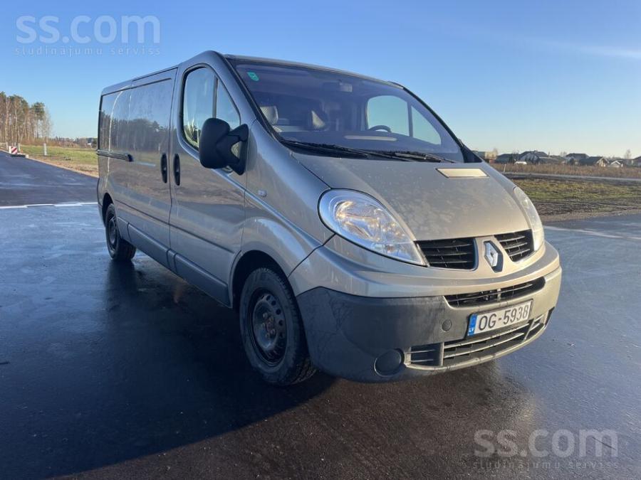 Brown Renault Trafic 2008 in Riga, with an engine capacity of 2.50 L and mileage of 333 thousand km for 5800 €, photo 1 on AUTOMOTO.COM.LV