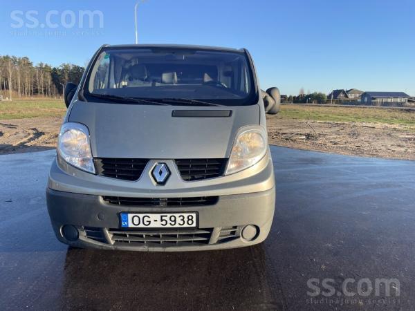 Brown Renault Trafic 2008 in Riga, with an engine capacity of 2.50 L and mileage of 333 thousand km for 5800 €, photo 2 on AUTOMOTO.COM.LV