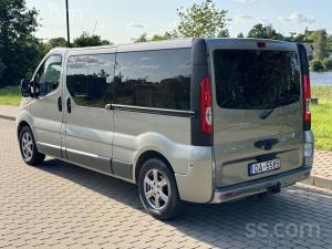 Brown Renault Trafic 2010 in Rezekne, with an engine capacity of 2.50 L and mileage of 400 thousand km for 5950 €, photo 2 on AUTOMOTO.COM.LV