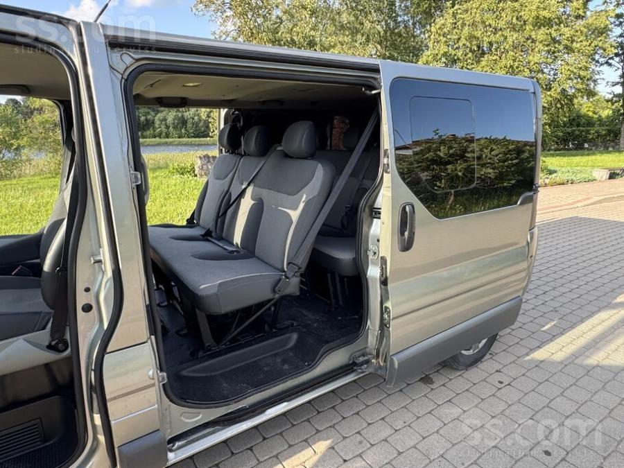 Brown Renault Trafic 2010 in Rezekne, with an engine capacity of 2.50 L and mileage of 400 thousand km for 5950 €, photo 6 on AUTOMOTO.COM.LV