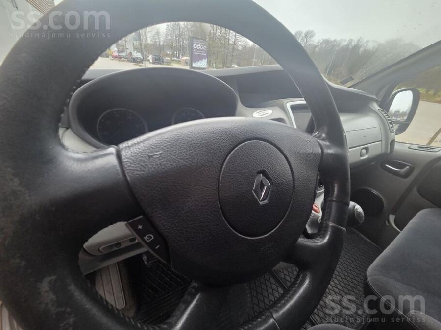 Brown Renault Trafic 2013 in Riga, with an engine capacity of 2.00 L and mileage of 0 thousand km for 7000 €, photo 8 on AUTOMOTO.COM.LV