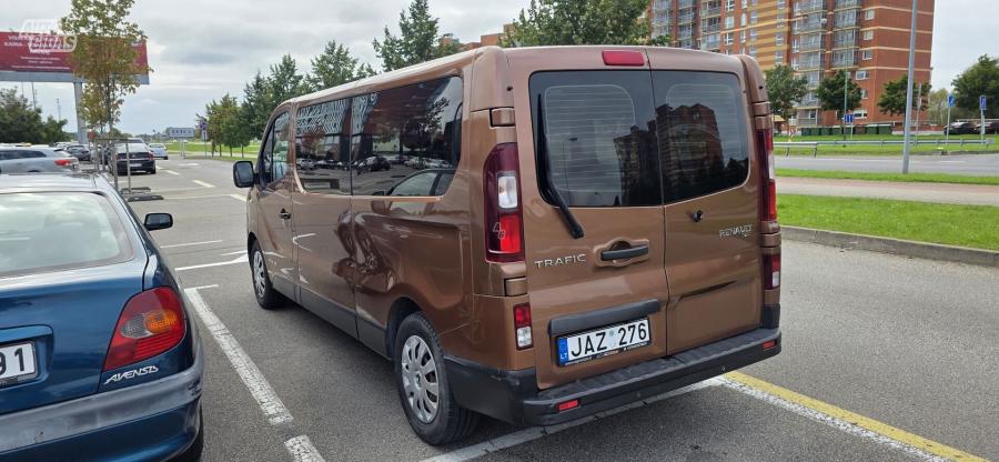 Brown Renault Trafic 2015 in Klaipeda, with an engine capacity of 1.60 L and mileage of 285 thousand km for 9500 €, photo 5 on AUTOMOTO.COM.LV