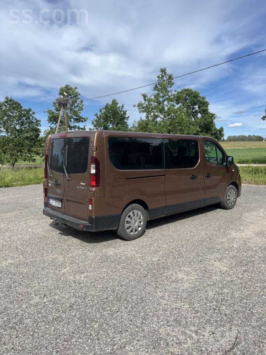 Brown Renault Trafic 2017 in Riga, with an engine capacity of 1.60 L and mileage of 310 thousand km for 13500 €, photo 2 on AUTOMOTO.COM.LV