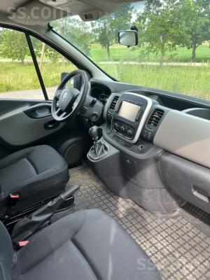 Brown Renault Trafic 2017 in Riga, with an engine capacity of 1.60 L and mileage of 310 thousand km for 13500 €, photo 9 on AUTOMOTO.COM.LV