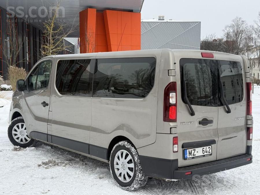 Brūns Renault Trafic 2017 Rīga, ar dzinēja tilpumu 1.60 L un nobraukumu 210 tūkst. km par 13500 €, foto 3 vietnē AUTOMOTO.COM.LV