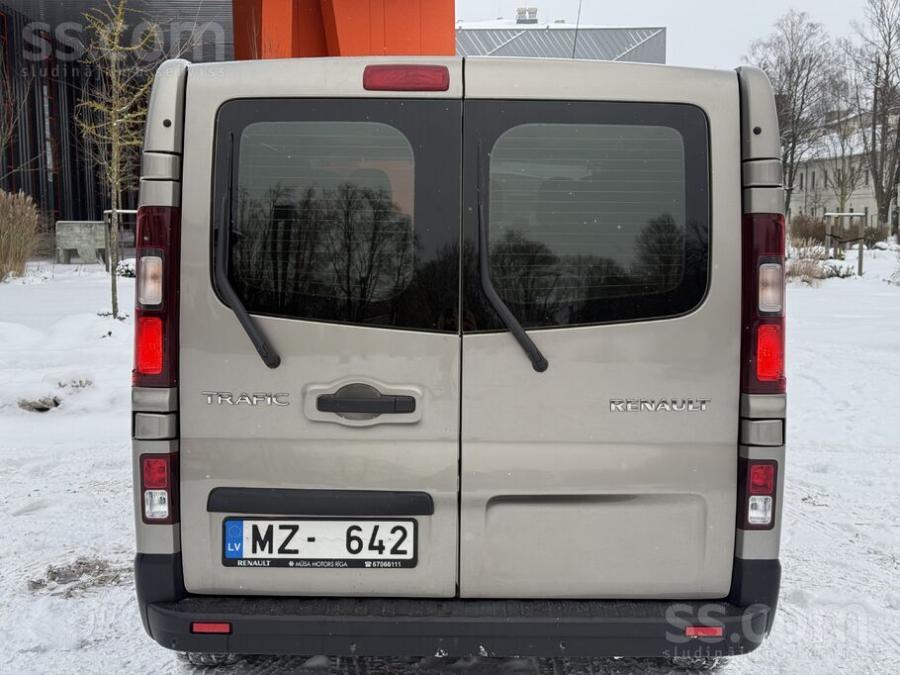 Brūns Renault Trafic 2017 Rīga, ar dzinēja tilpumu 1.60 L un nobraukumu 210 tūkst. km par 13500 €, foto 4 vietnē AUTOMOTO.COM.LV