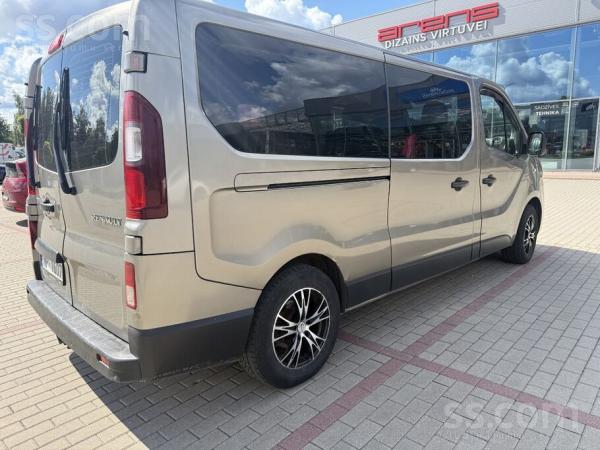 Brown Renault Trafic 2017 in Riga, with an engine capacity of 1.60 L and mileage of 259 thousand km for 13900 €, photo 9 on AUTOMOTO.COM.LV