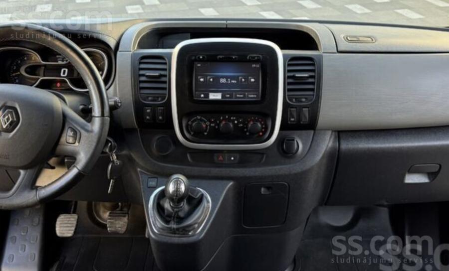 Brown Renault Trafic 2017 in Riga, with an engine capacity of 1.60 L and mileage of 259 thousand km for 11900 €, photo 25 on AUTOMOTO.COM.LV