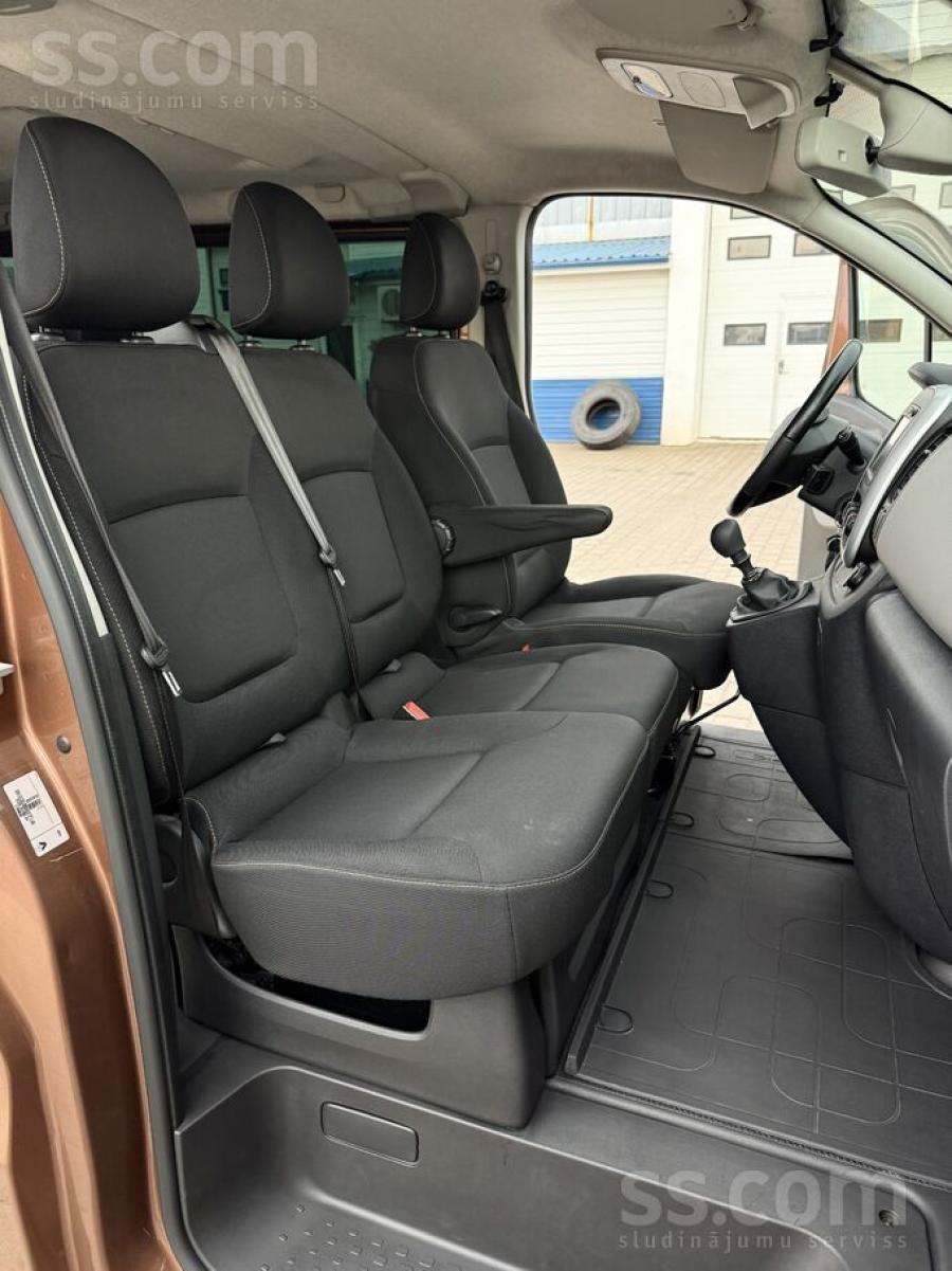 Brūns Renault Trafic 2018 Valka, ar dzinēja tilpumu 1.60 L un nobraukumu 255 tūkst. km par 13699 €, foto 28 vietnē AUTOMOTO.COM.LV