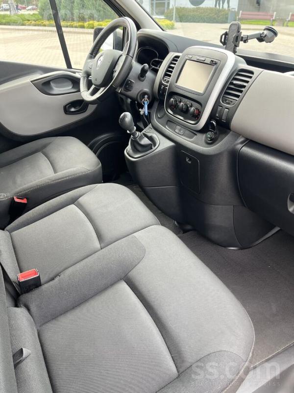 Brown Renault Trafic 2018 in Riga, with an engine capacity of 1.60 L and mileage of 250 thousand km for 13500 €, photo 8 on AUTOMOTO.COM.LV