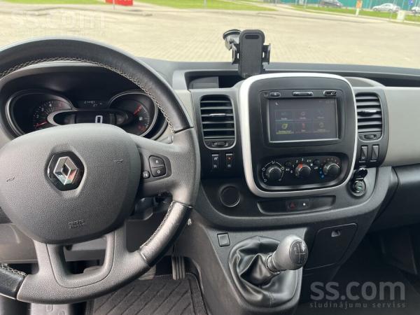 Brown Renault Trafic 2018 in Riga, with an engine capacity of 1.60 L and mileage of 250 thousand km for 13500 €, photo 9 on AUTOMOTO.COM.LV