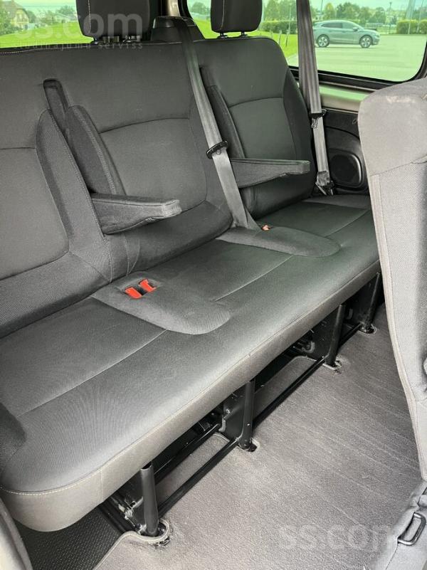 Brown Renault Trafic 2018 in Riga, with an engine capacity of 1.60 L and mileage of 250 thousand km for 13500 €, photo 11 on AUTOMOTO.COM.LV
